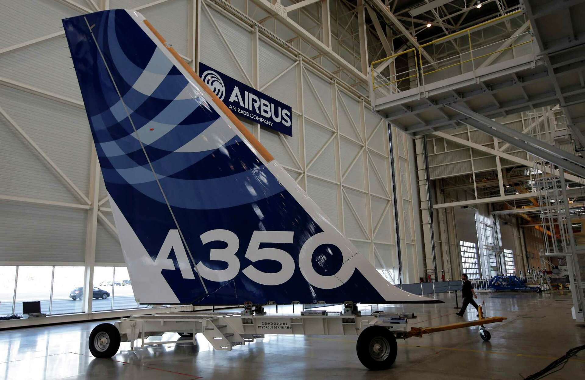 Airbus inaugurates A350 assembly line