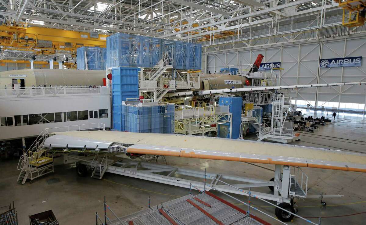 Airbus inaugurates A350 assembly line