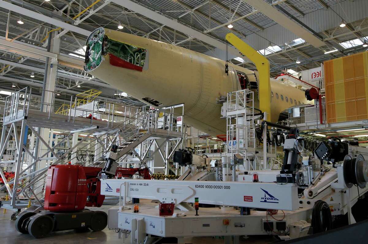 Airbus inaugurates A350 assembly line