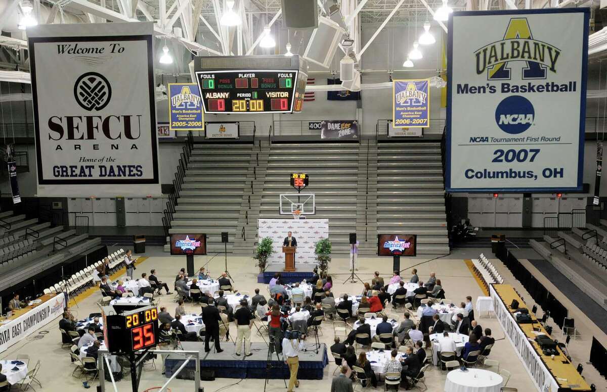 Danes' women at No. 1