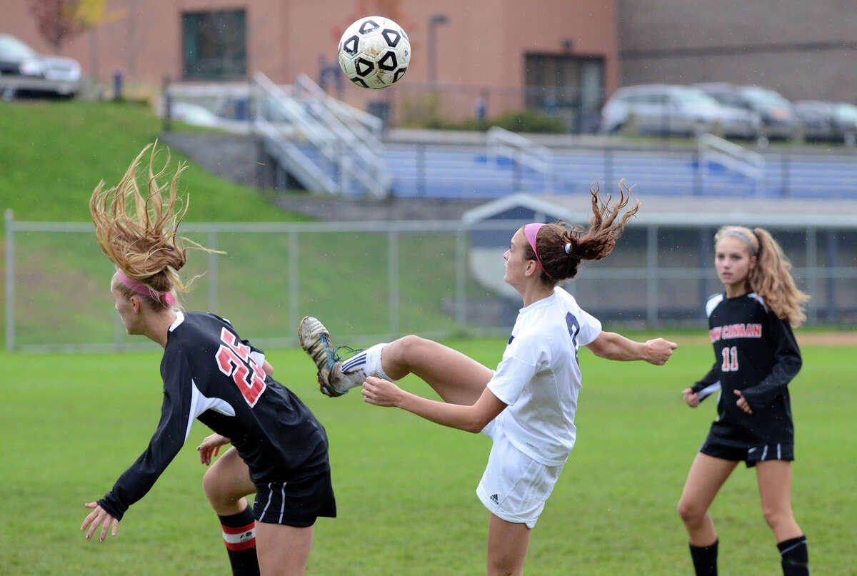 Overacker, New Canaan inch closer to FCIAC playoffs