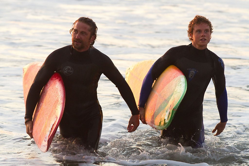 'Chasing Mavericks' review: For surfing fans