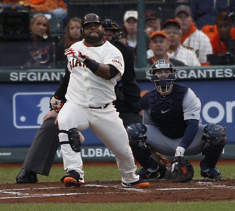 Sandoval is saluted by a head of state