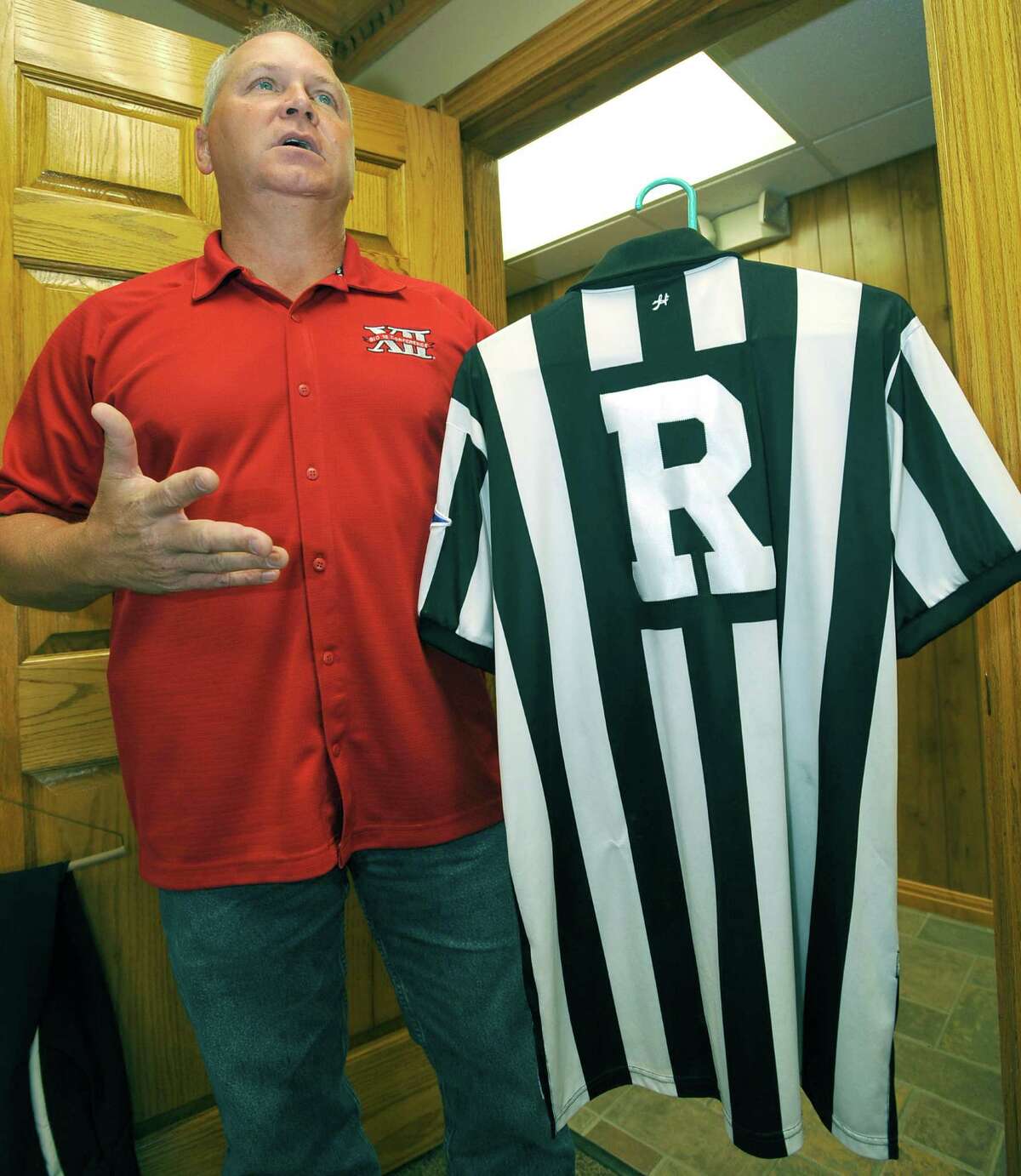 Mauriceville resident officiating Big 12 football