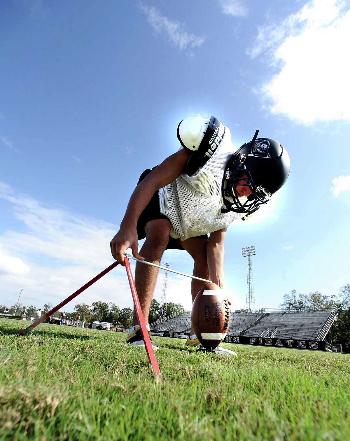 Football kickers face fear, pressure