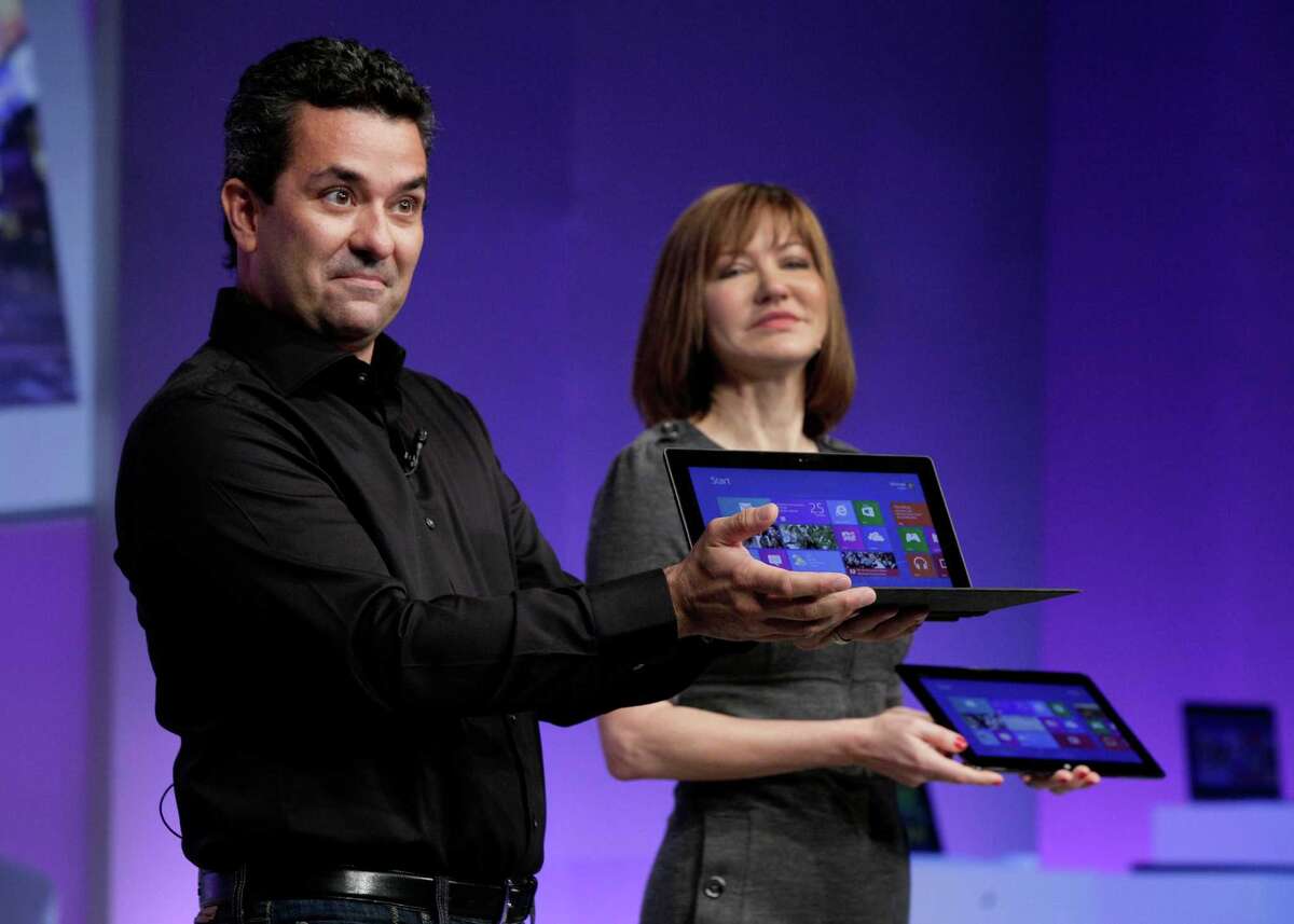 Microsoft launches its assault in tablet war
