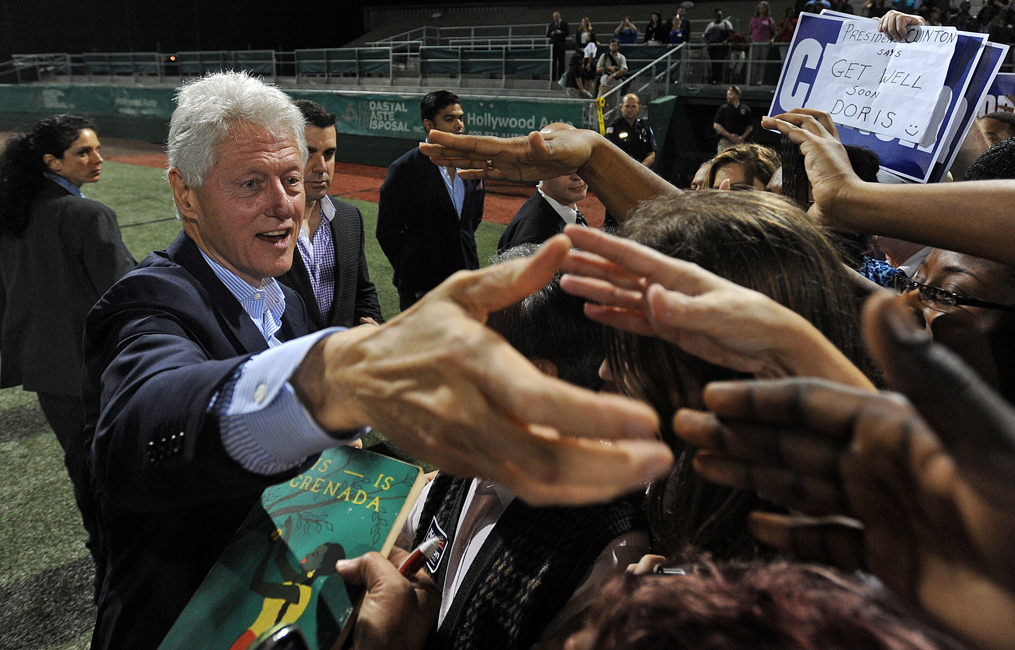 Bill Clinton stresses bipartisanship; arithmetic over ideology