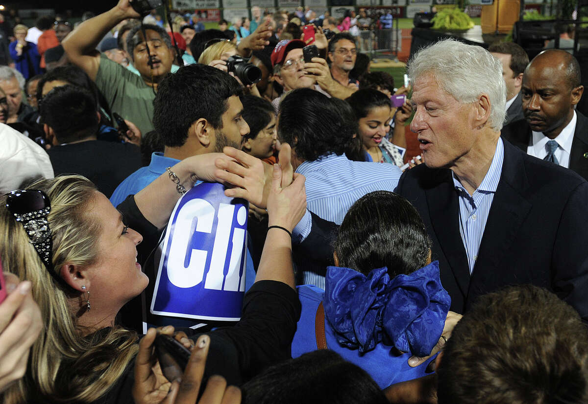 Bill Clinton stresses bipartisanship; arithmetic over ideology