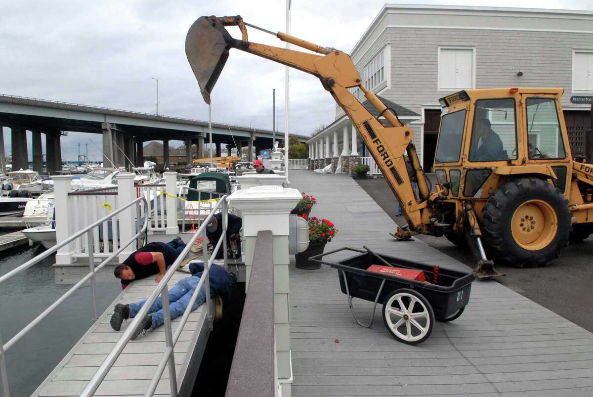 Shoreline residents prepare for the worst