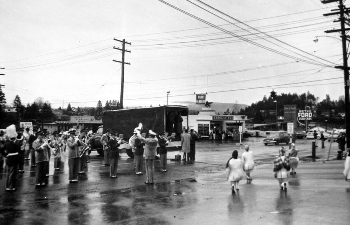 Bellevue as a small town