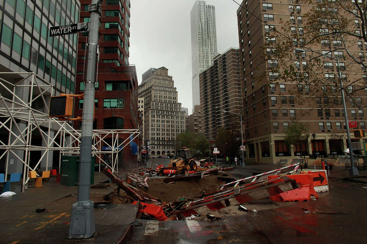 Sandy leaves New York powerless
