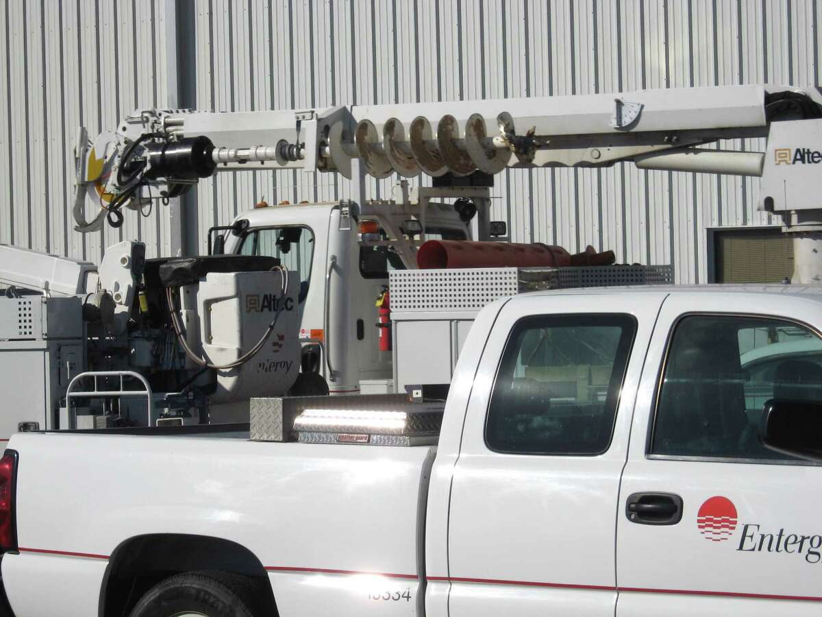 Entergy sends crews to storm zone