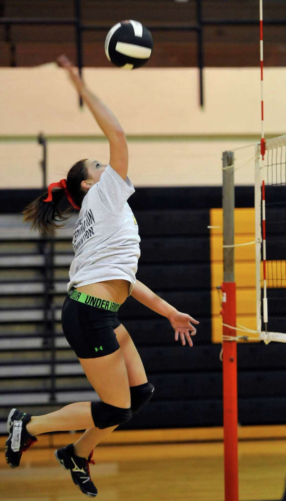 Nederland volleyball reaches playoffs after team meeting