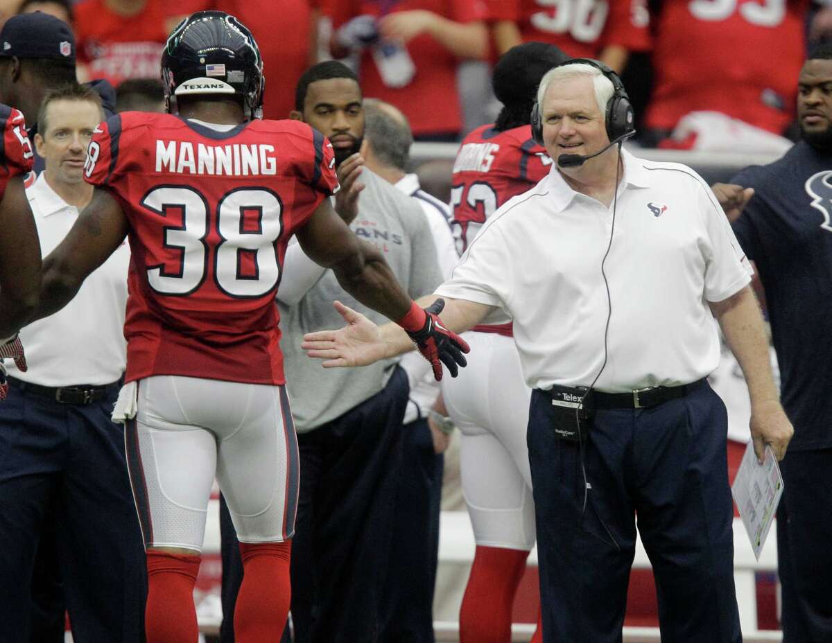 Reports: Wade Phillips interviewing with Denver Broncos