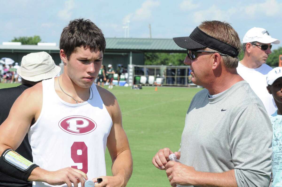 Football: Pearland, Manvel fight for title edge