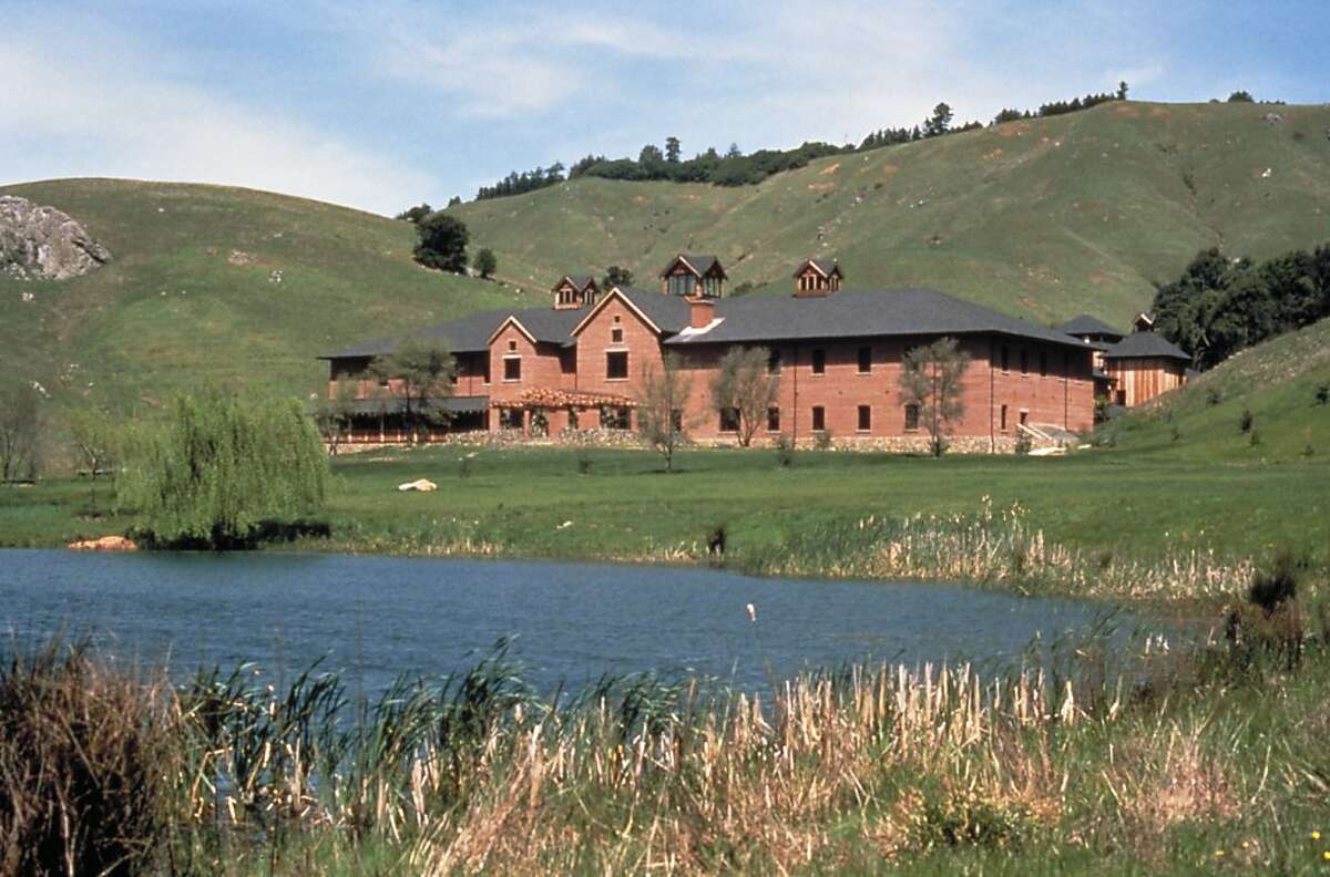 Lucas' architect choice for Chicago light years from S.F. vision