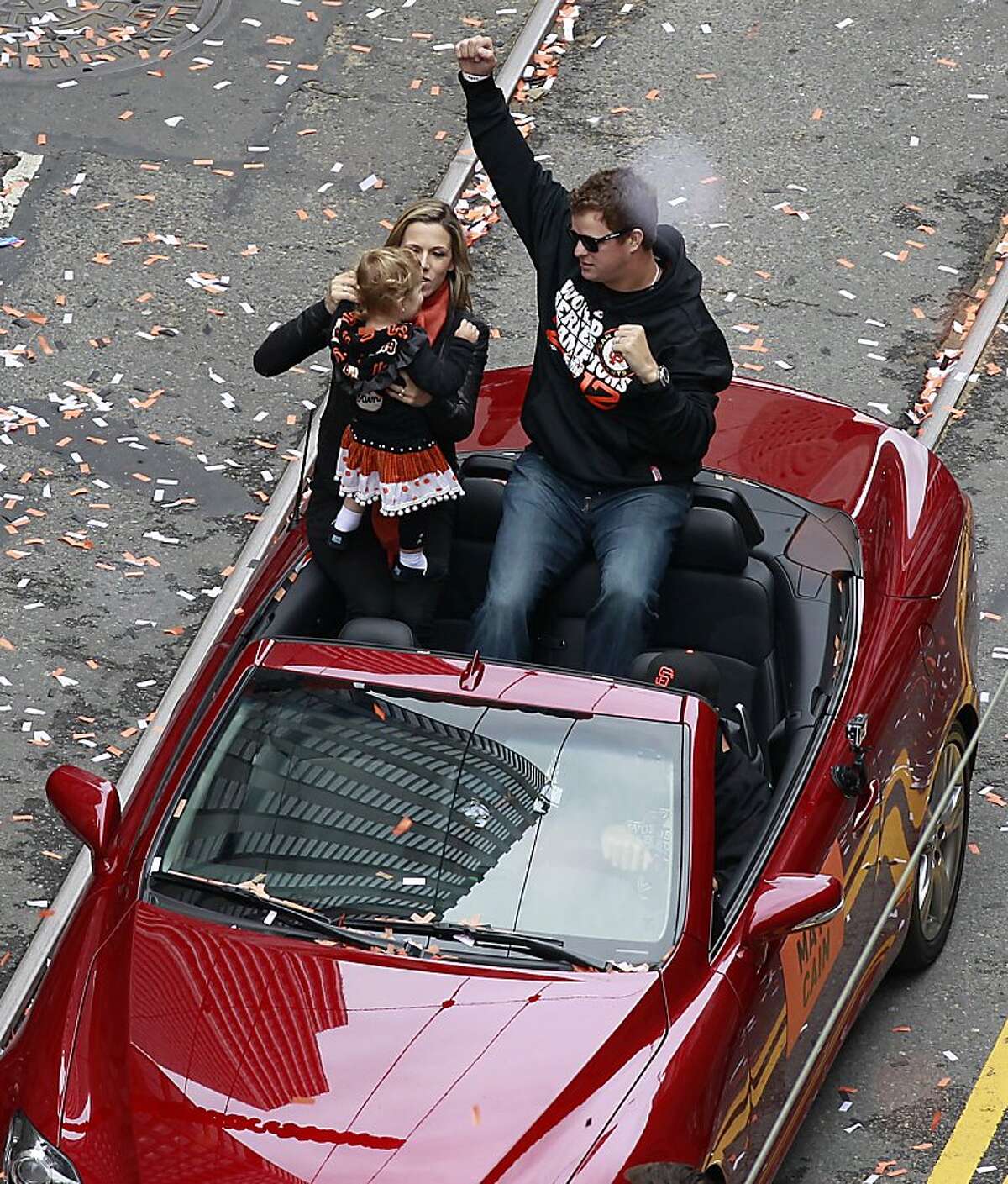 Huge turnout for Giants parade up Market