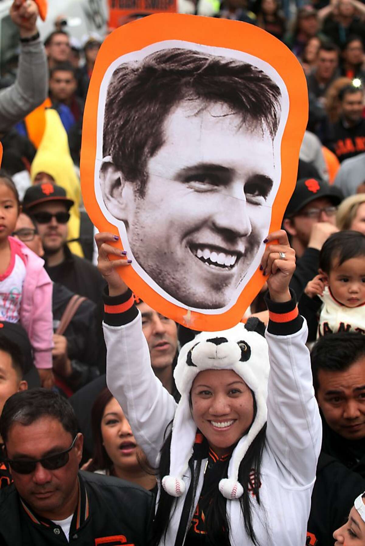 Huge turnout for Giants parade up Market