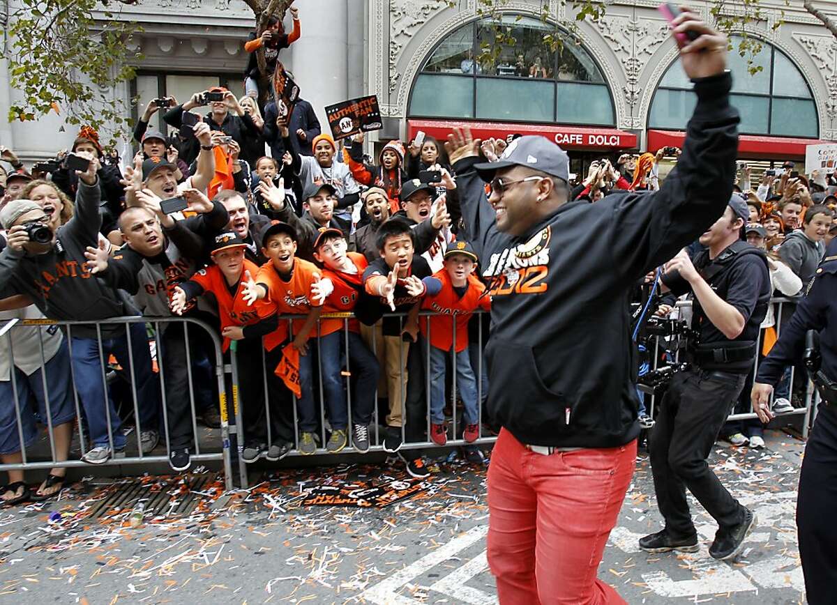 Huge turnout for Giants parade up Market