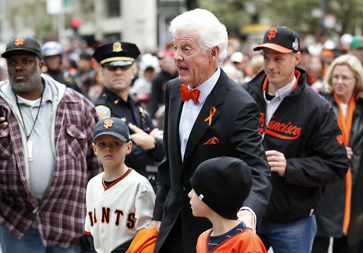 Huge turnout for Giants parade up Market