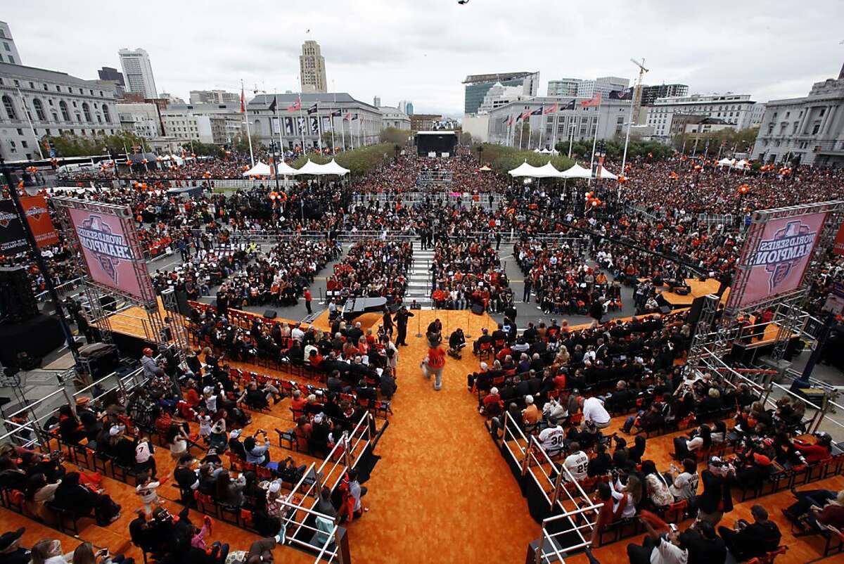 Huge turnout for Giants parade up Market