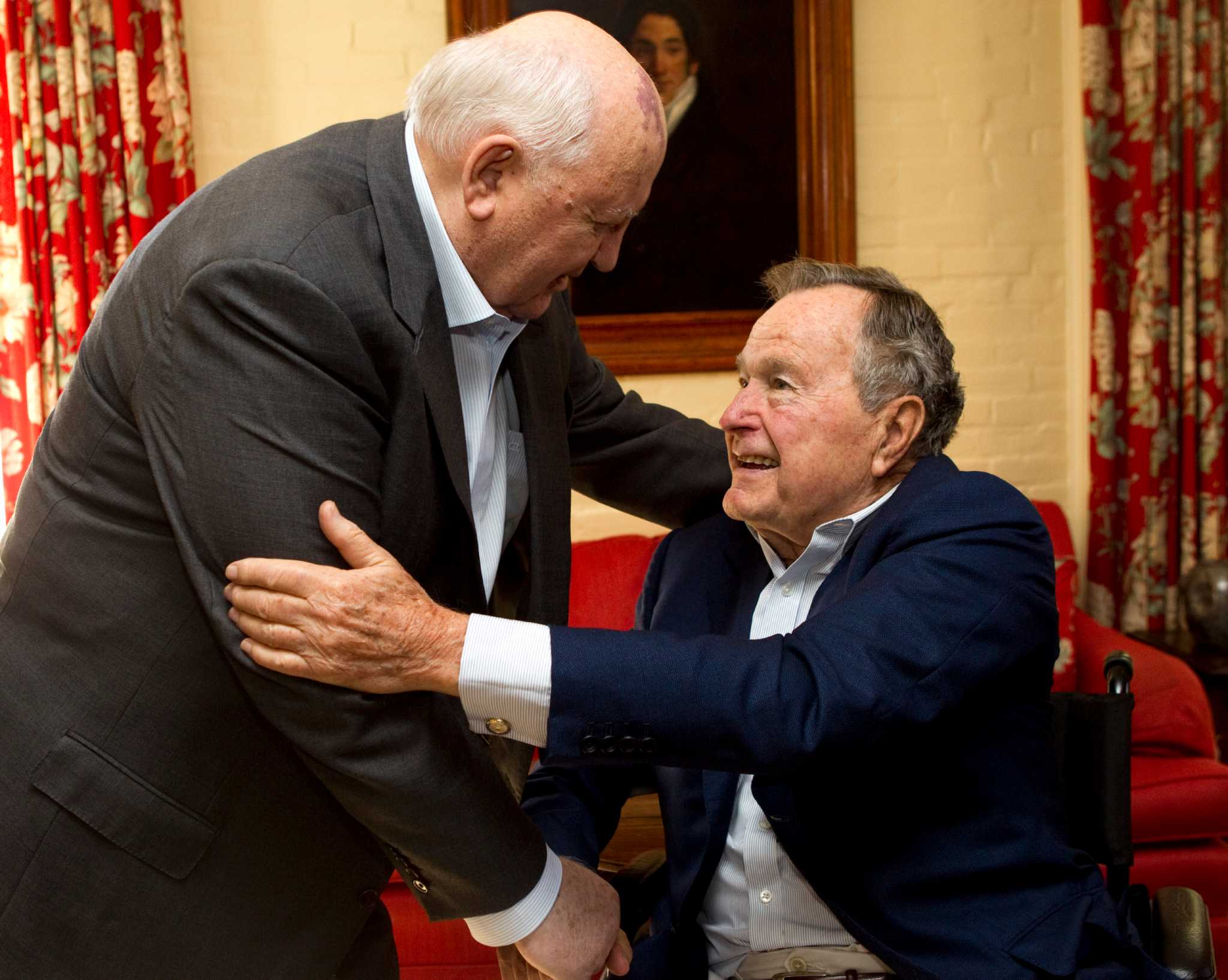 Two Cold War hands, Gorbachev and Bush, lunch in Houston