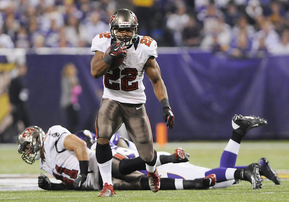 Raiders await Bucs' rookie back Martin