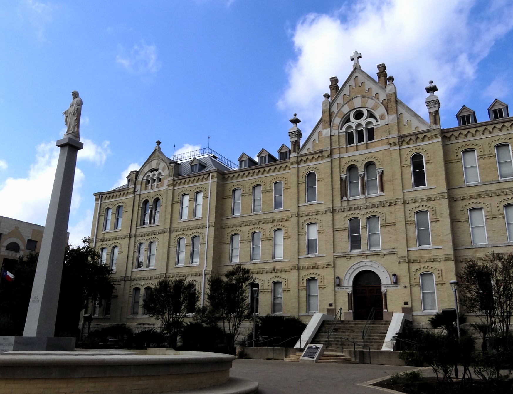 Cityscape: St. Louis Hall at St. Mary's University