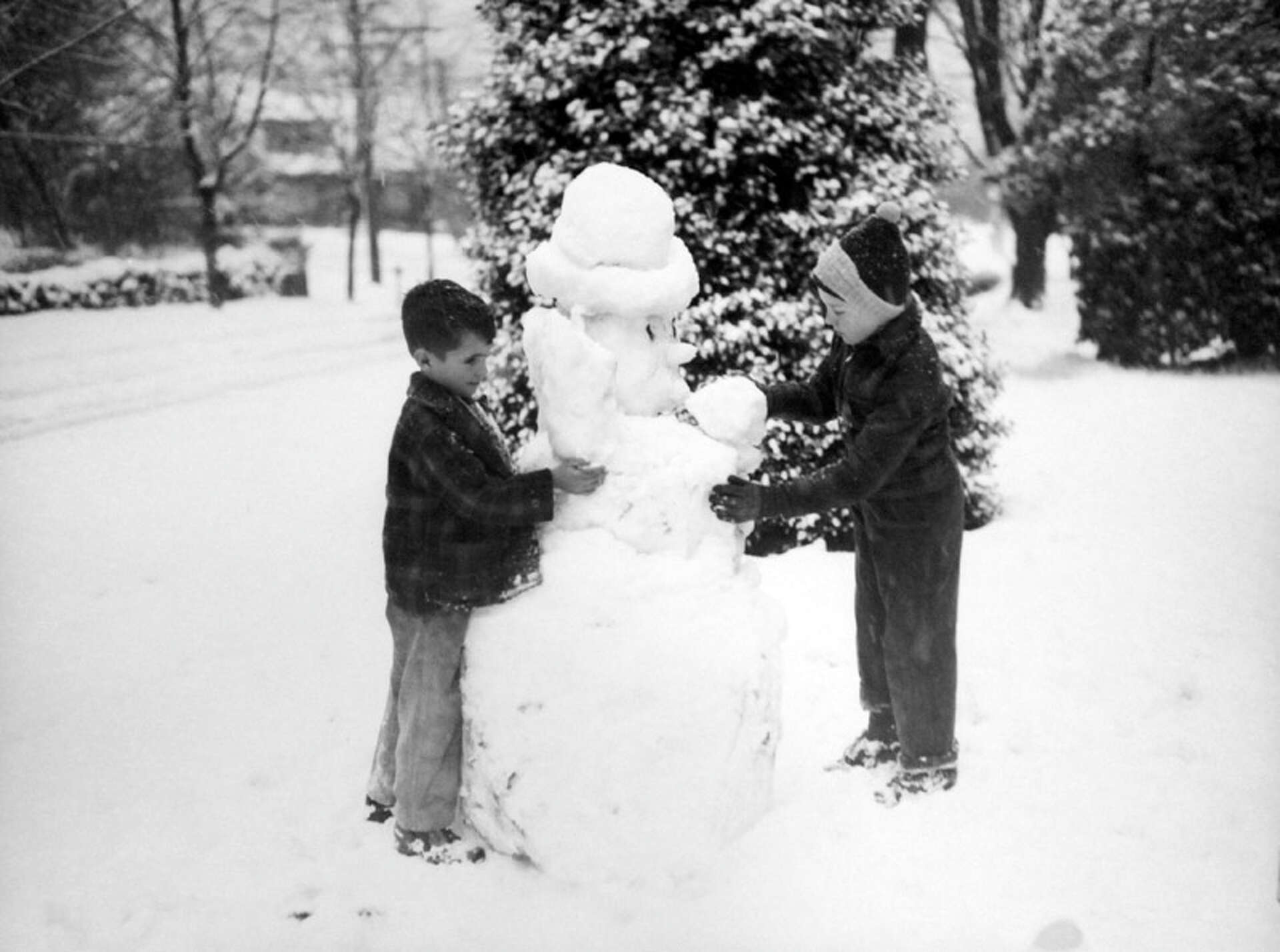 PHOTOS: The 1940s snowstorm that stopped Seattle