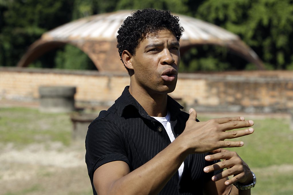 Carlos Acosta's gift to Cuba in doubt