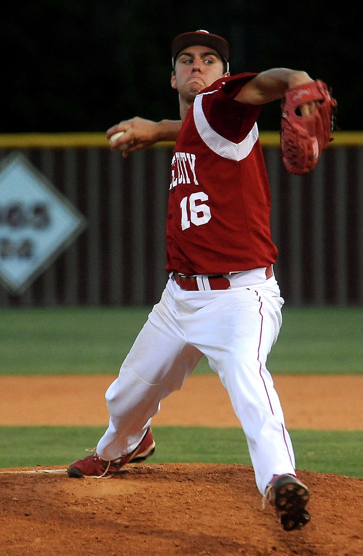 Bridge City pitcher commits to ULL