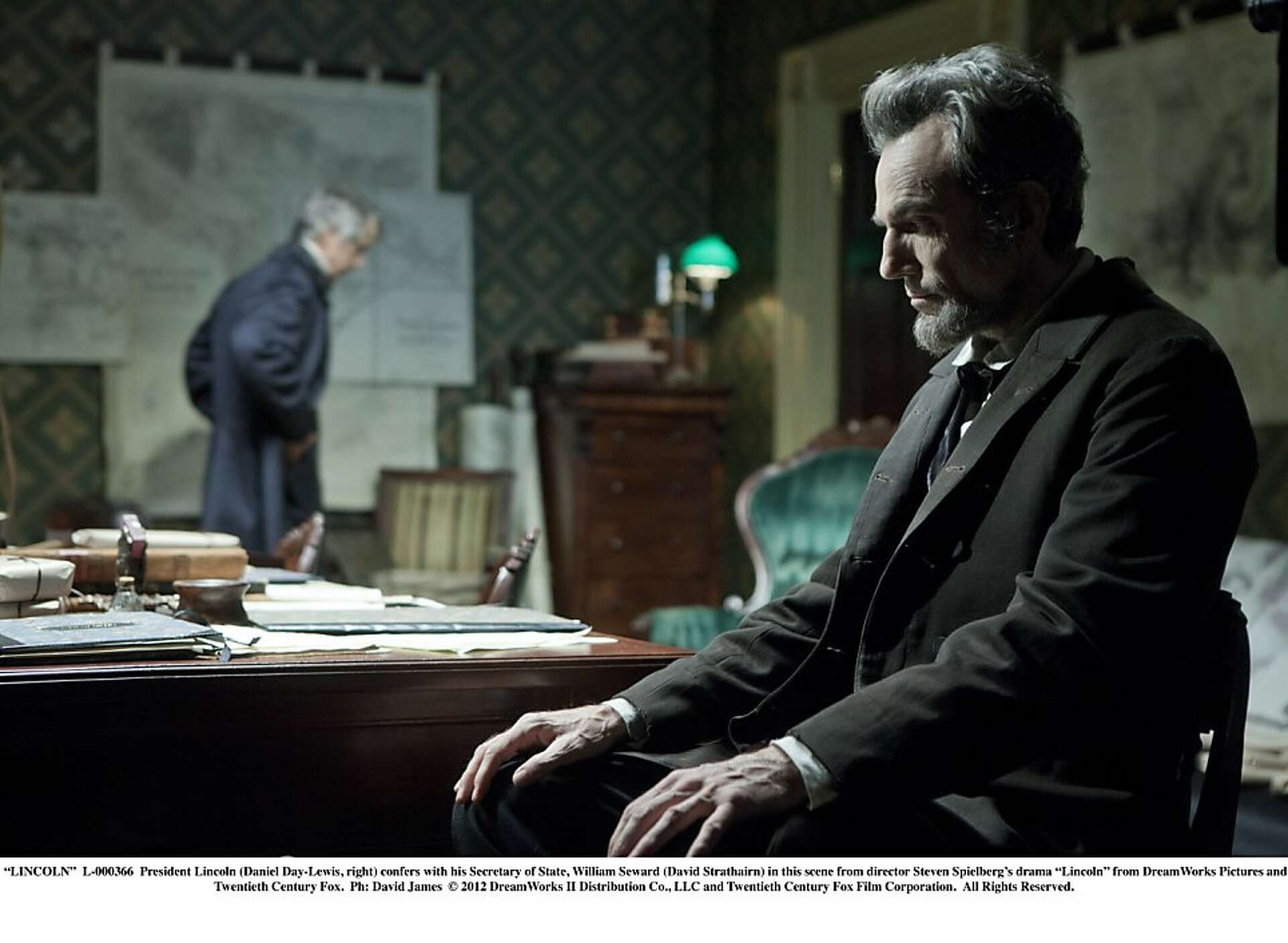 'Lincoln' review: Daniel Day-Lewis brilliant