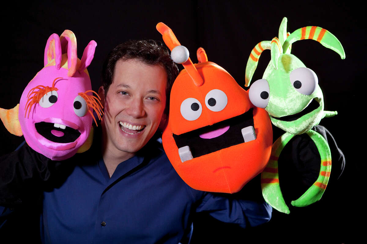'ImaginOcean' explores sea life with puppetry