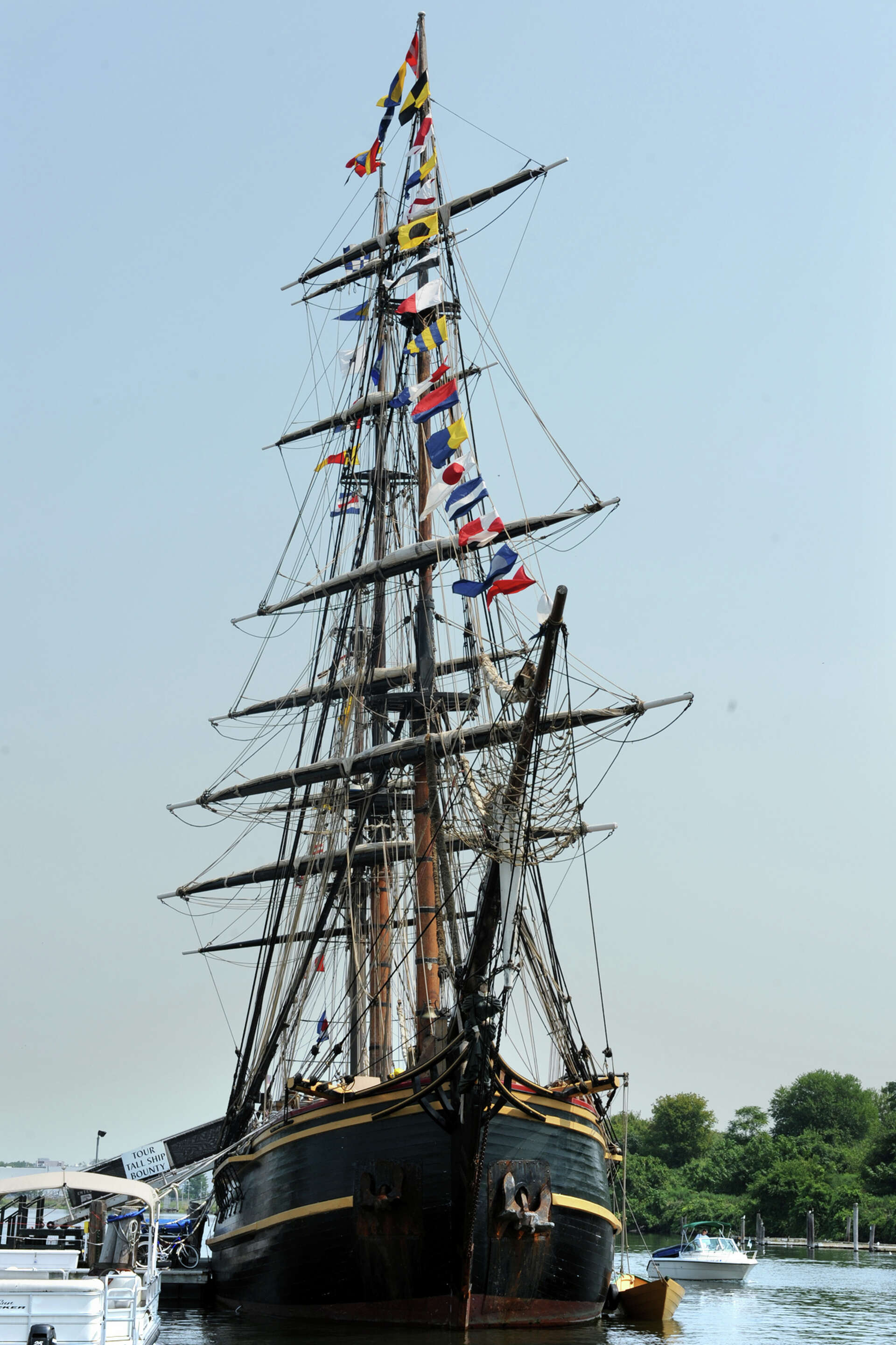 Bridgeport sailors recall captain of HMS Bounty