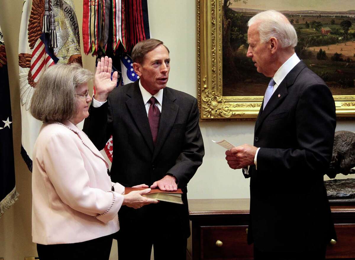 AP: Petraeus quits over affair