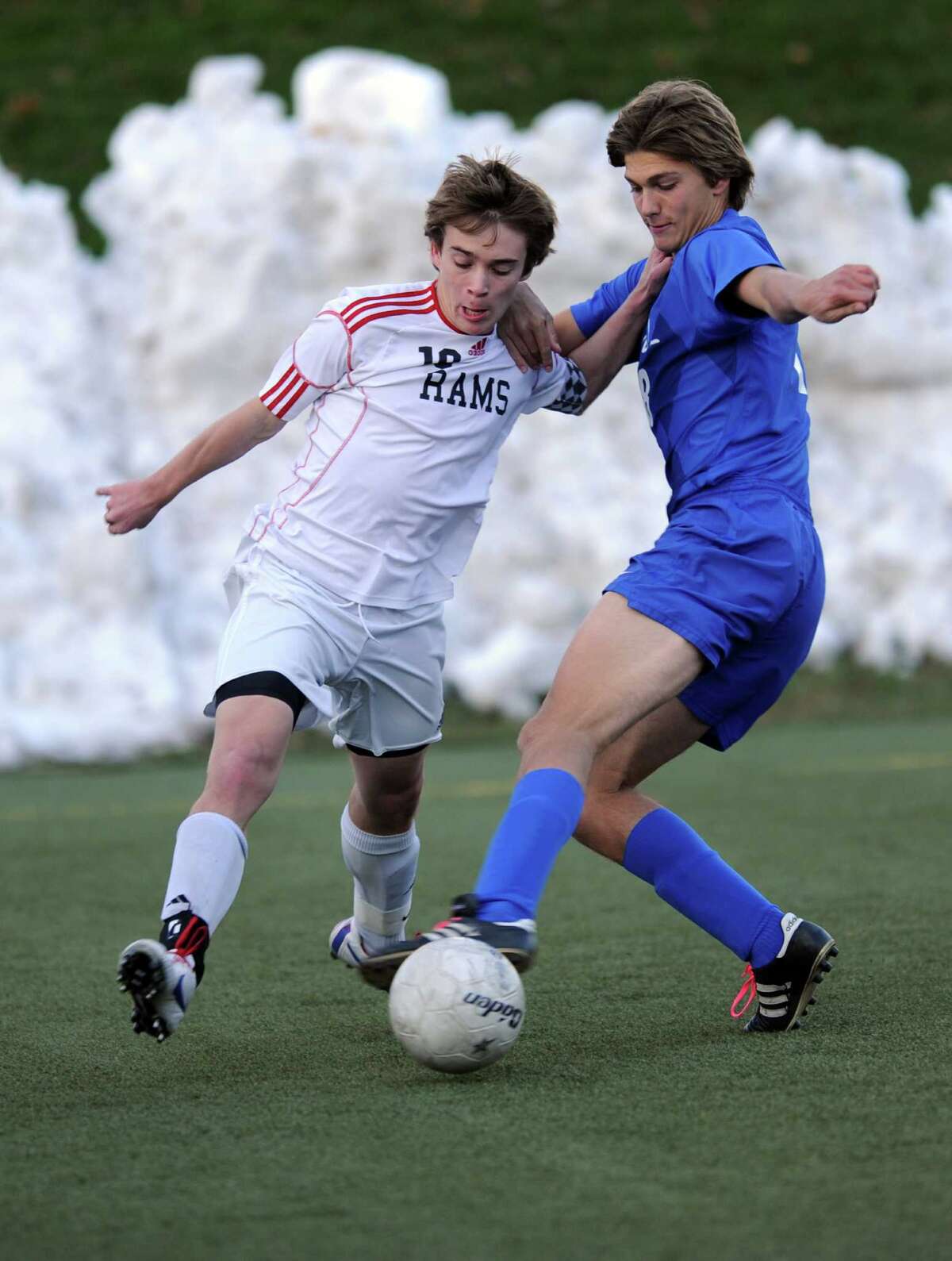 Darien upsends rival New Canaan in Class L boys soccer