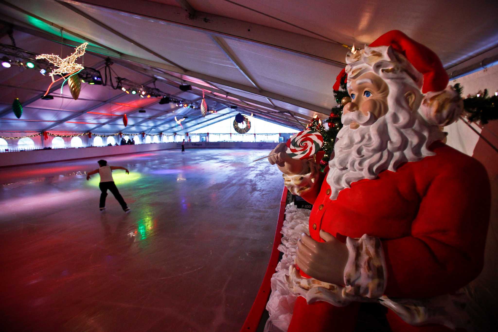 Ice rink opening ushers in new season's greetings