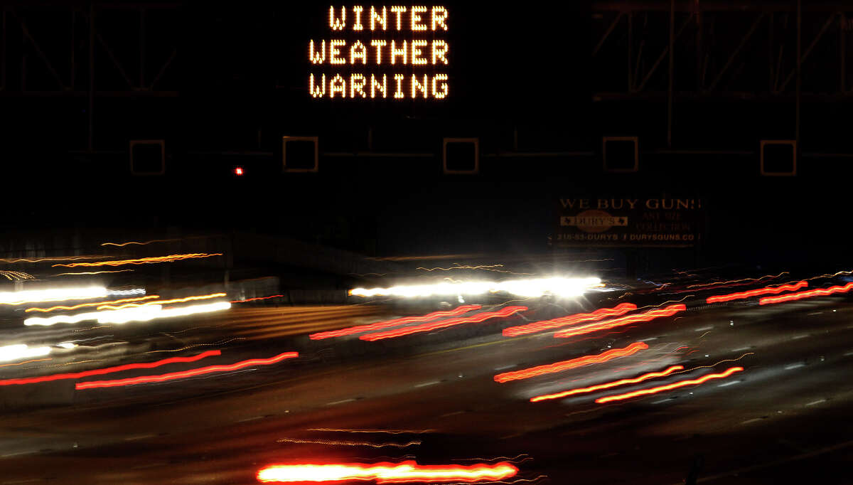 Wrecks blamed on de-icing agent