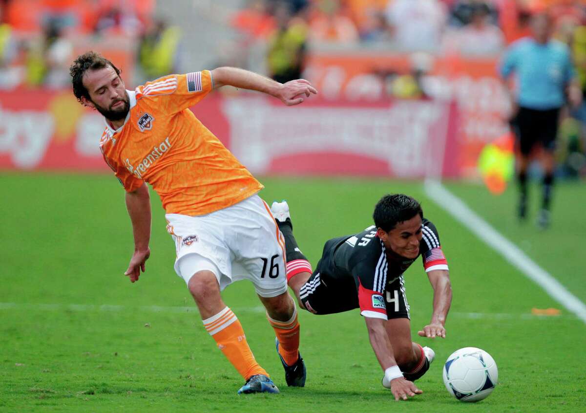 Dynamo rule out Moffat for Sunday's match