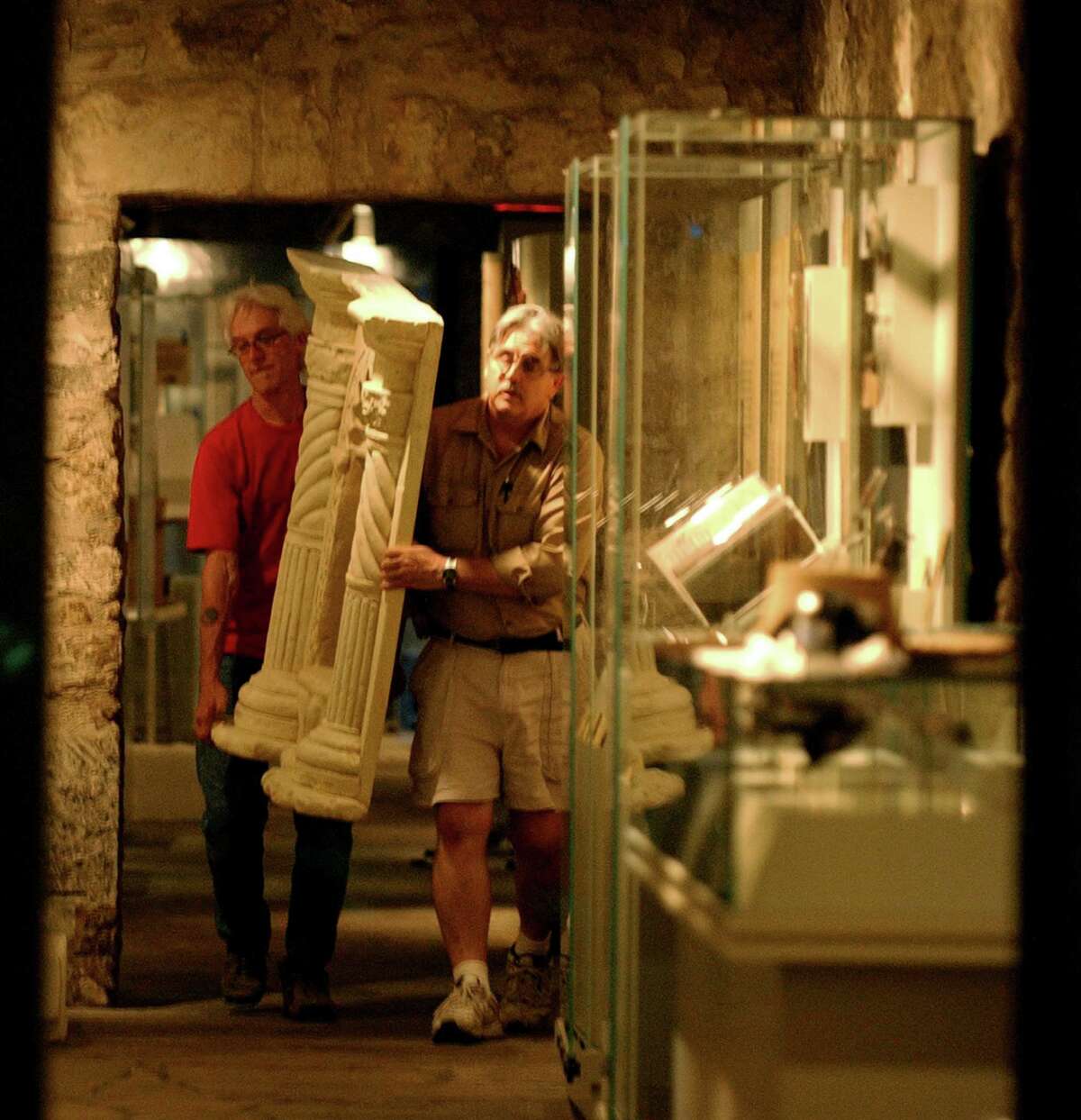 Oldest building at Alamo to get new roof, theater