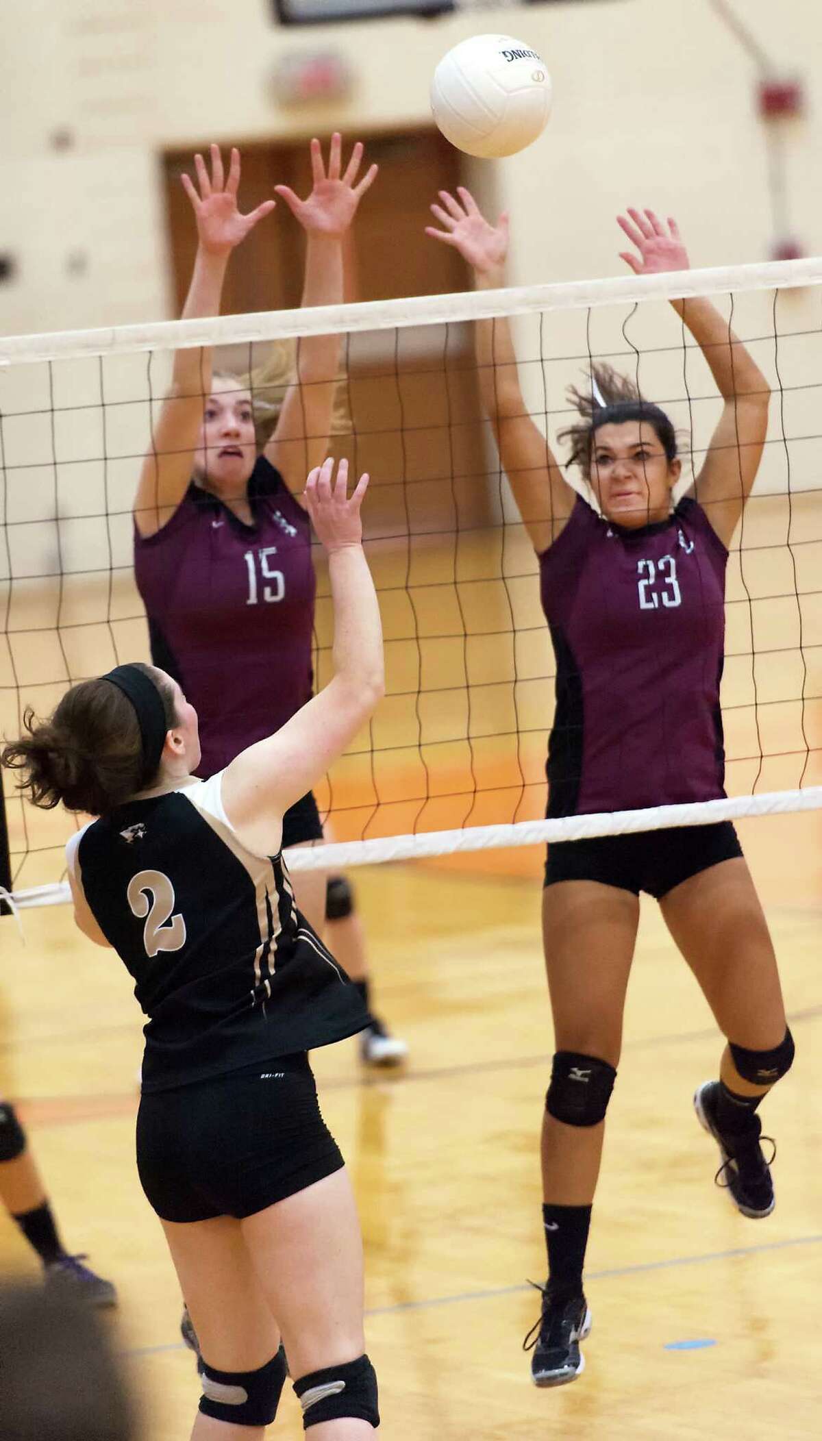 Barlow falls to two-time champs in Class L volleyball semifinals