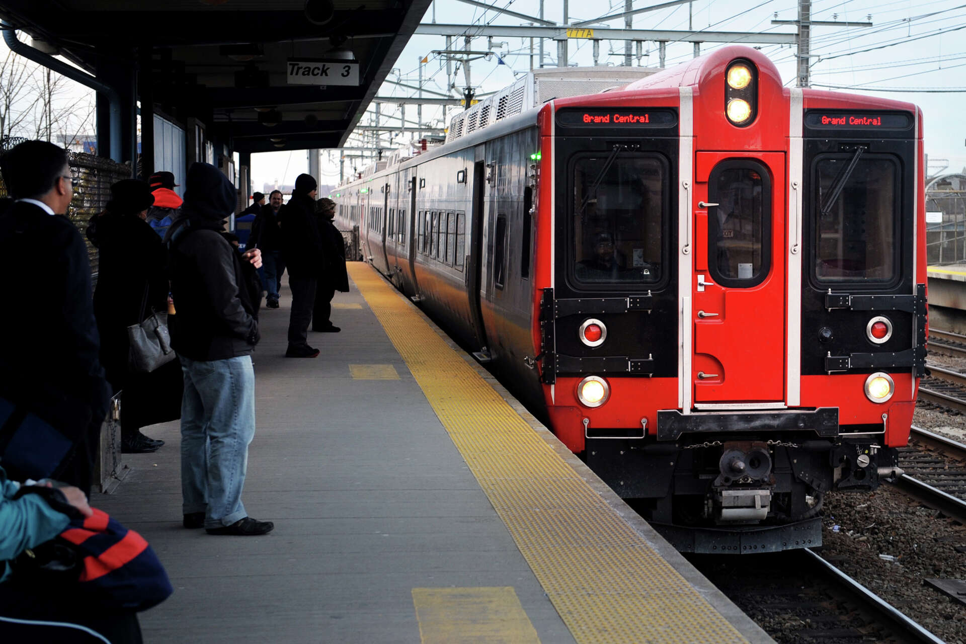 New Metro-North cars breakdown rate still high