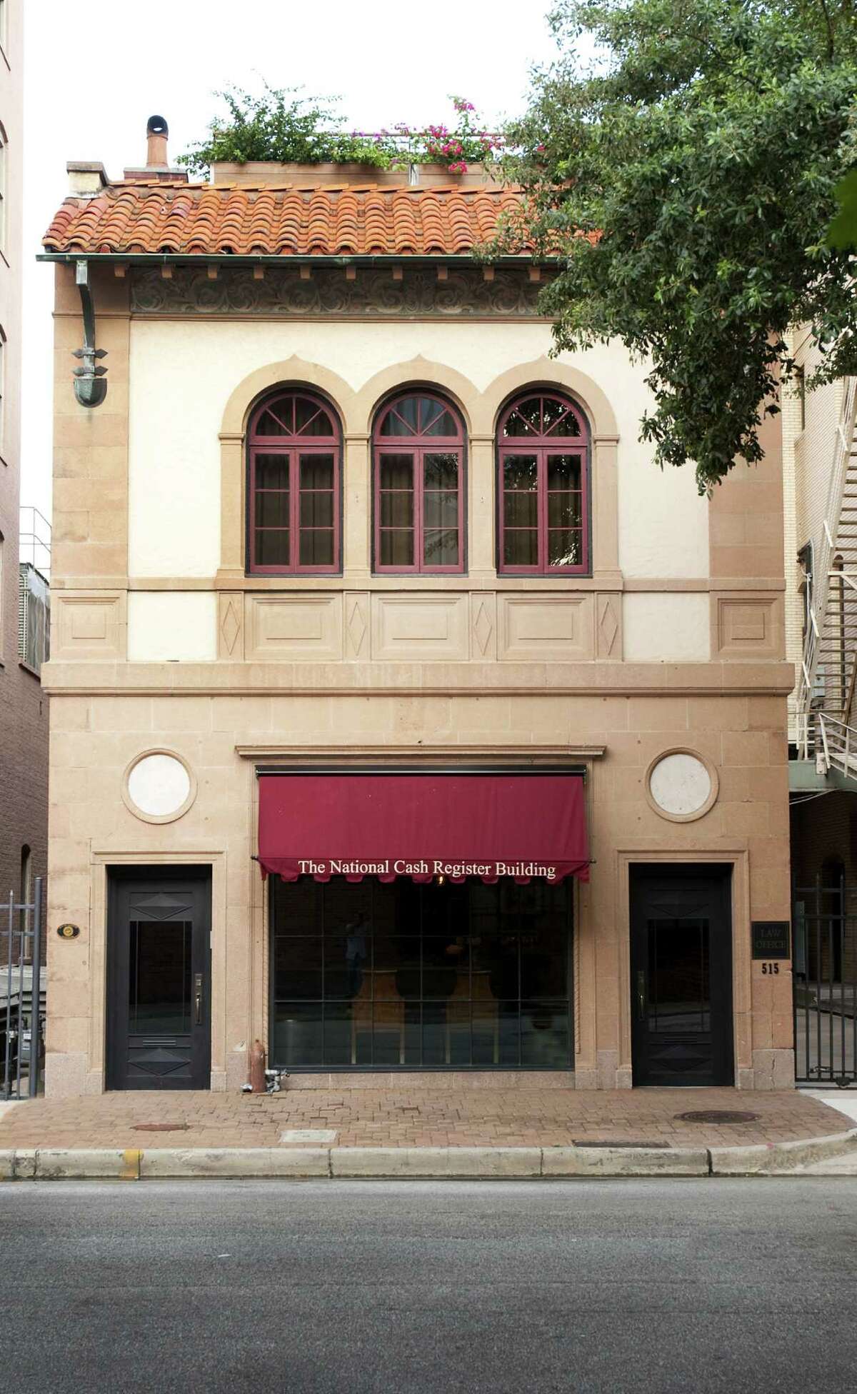 Rooftop garden offers dramatic views