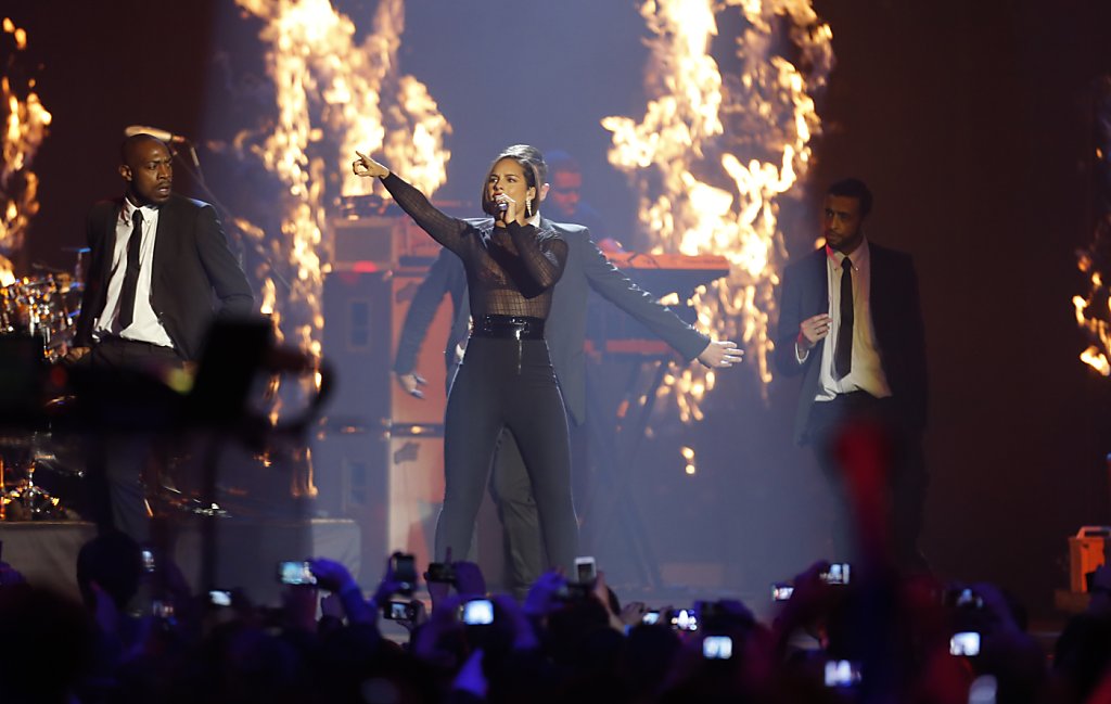 Review: Alicia Keys, 'Girl on Fire'