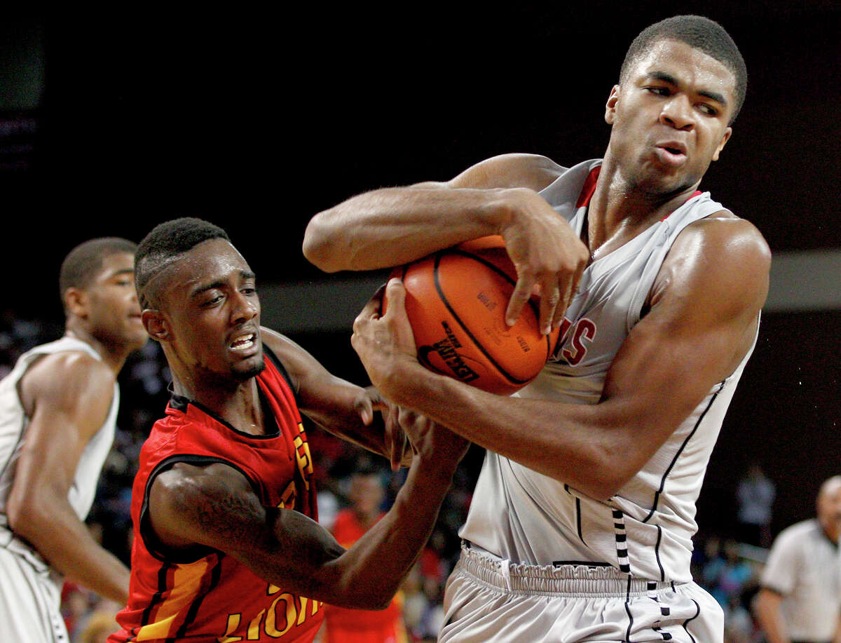 Travis boys beat Yates 76-63 in battle of No. 1s