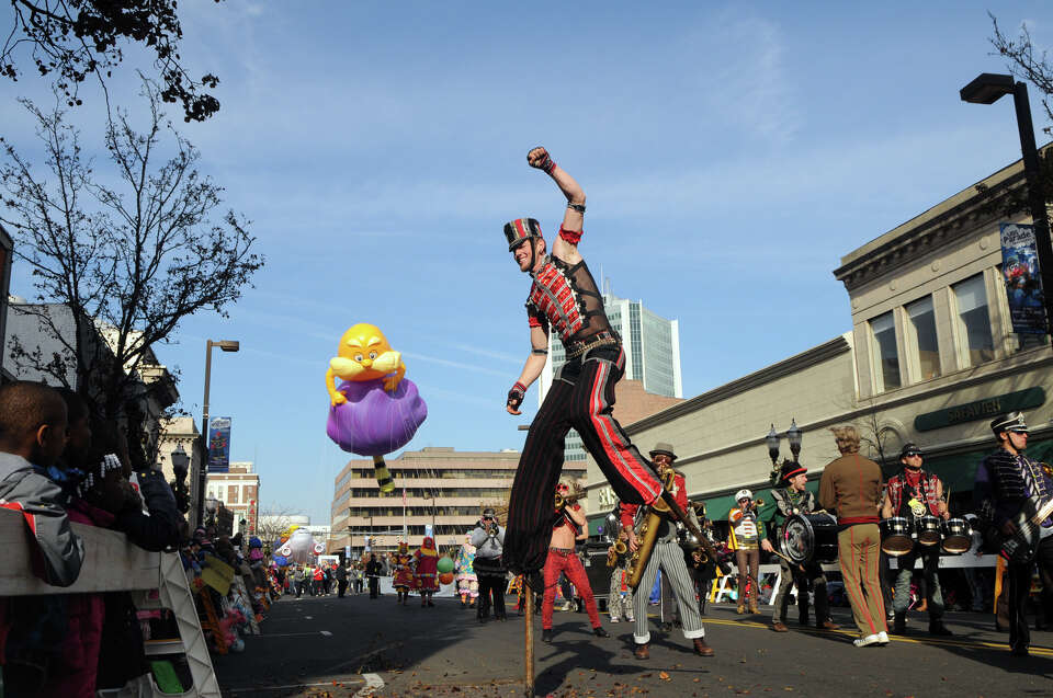 Balloon parade launches area crowds into the holiday season
