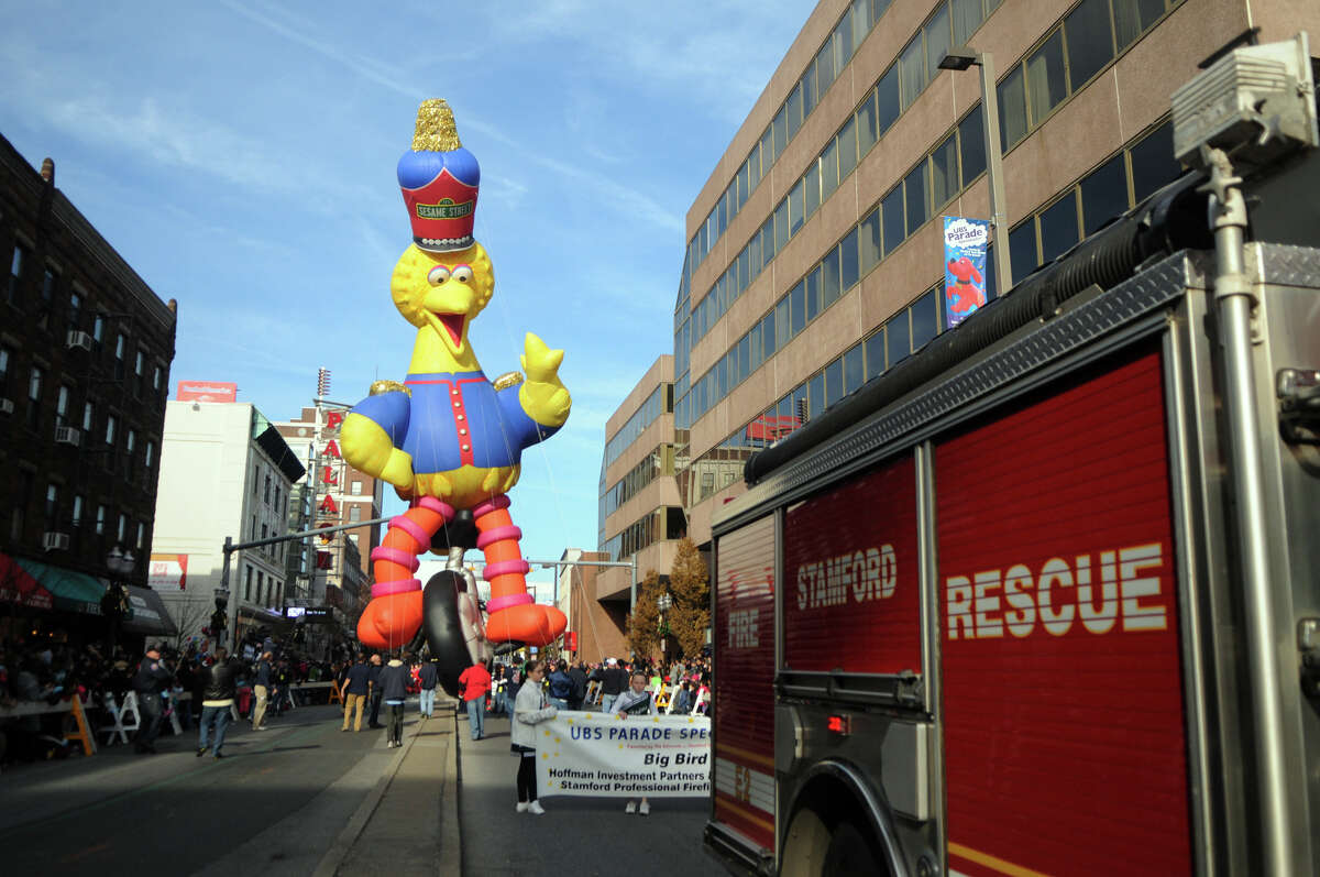 Balloon parade launches area crowds into the holiday season