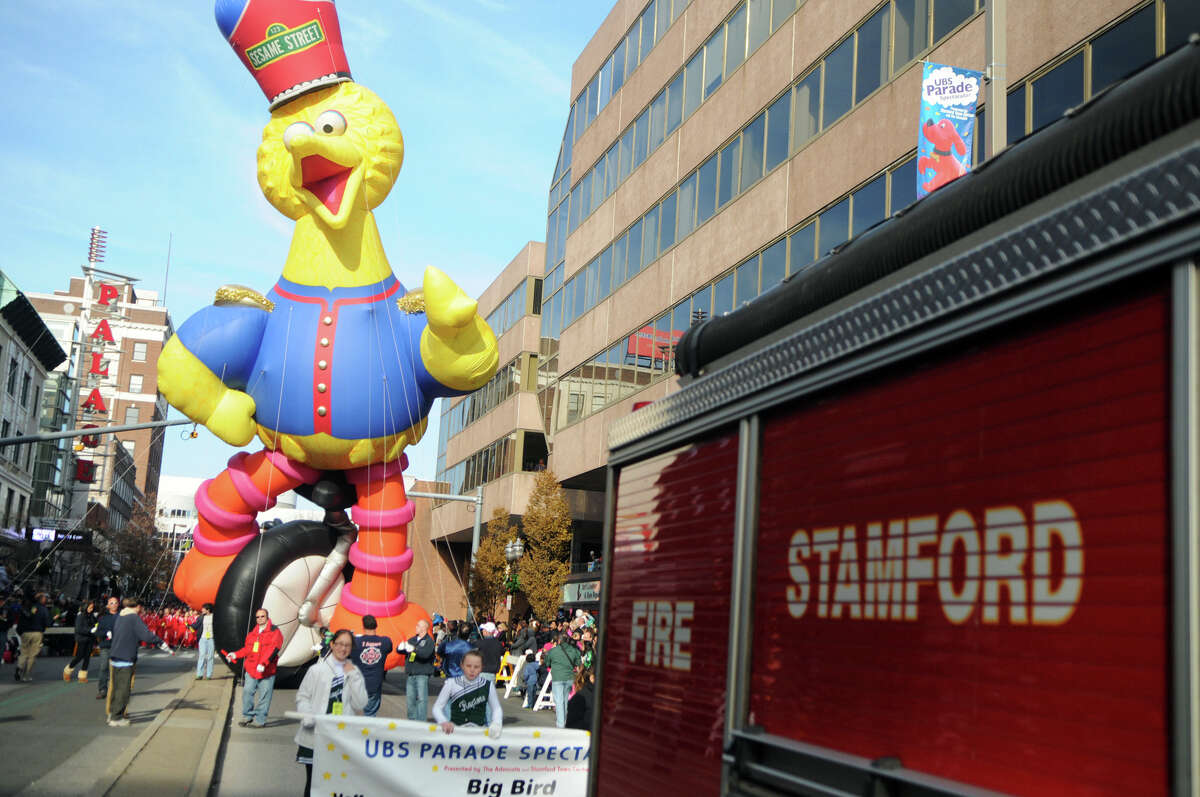 Balloon parade launches area crowds into the holiday season