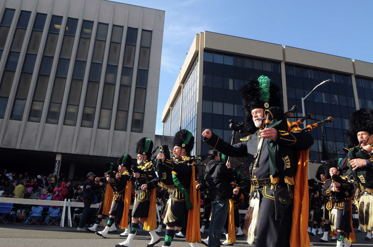 Balloon parade launches area crowds into the holiday season