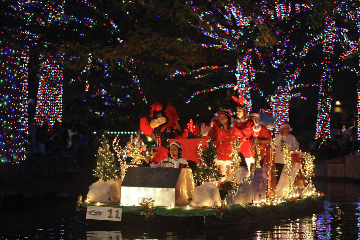 Holiday River Parade: Silver bells and silver medals